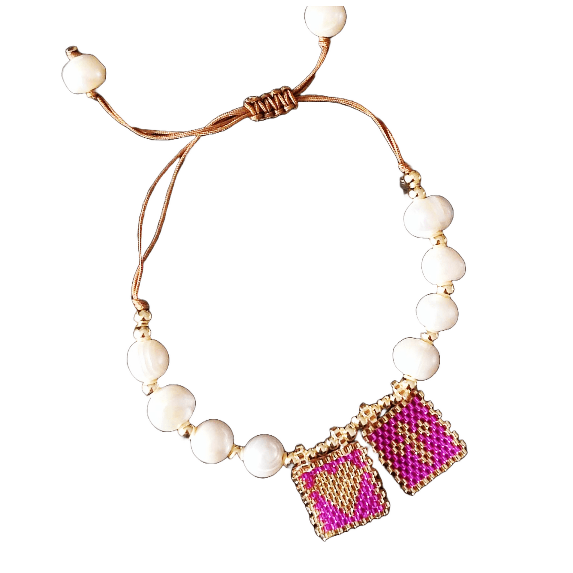 Pulsera de hilo con perlas de rio, con dijes miyuki, corazon, cruz ...